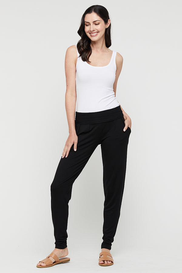Softline Slouch Pants - Black | Bamboo Body