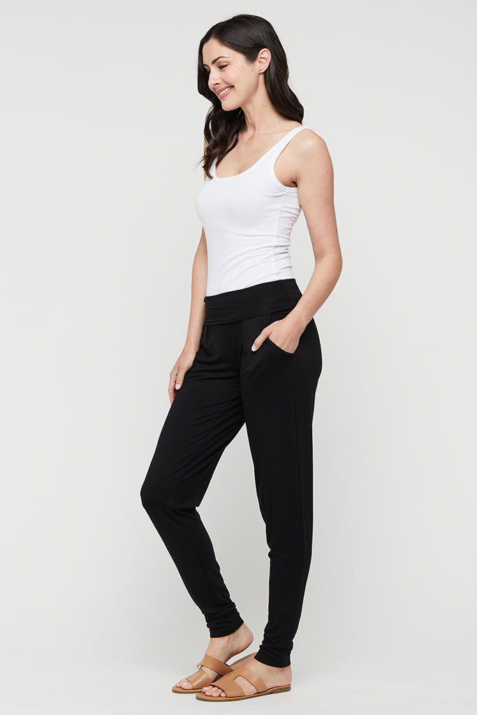 Softline Slouch Pants - Black | Bamboo Body